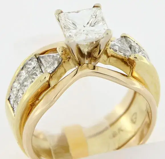 Pre owned diamond solitaire rings store